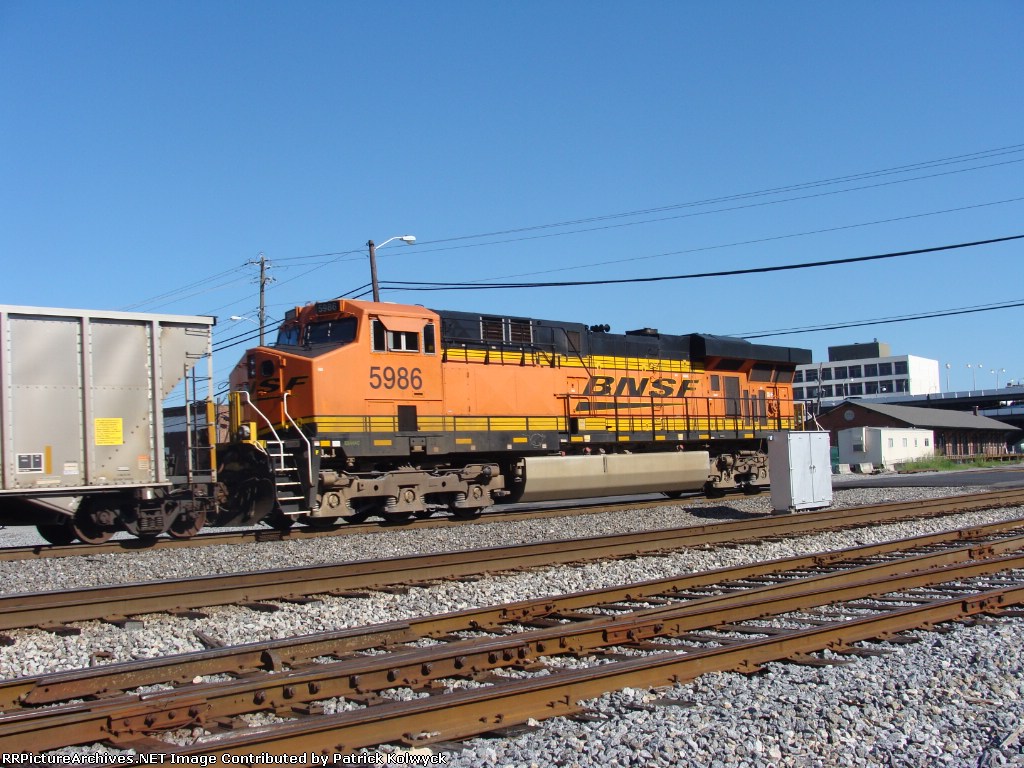 BNSF 5986